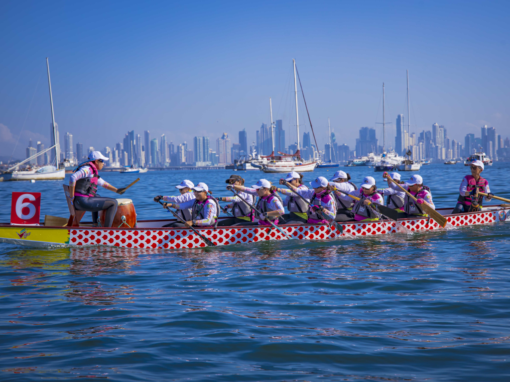 Pink Warriors, guerreras remando contra el cáncer